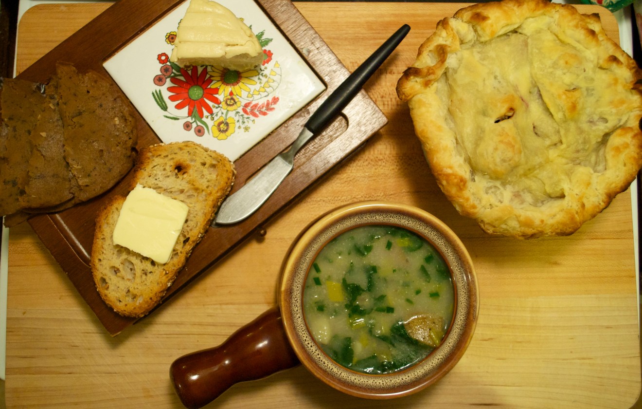 Hobbit’s Feast. – The Jolly Fox